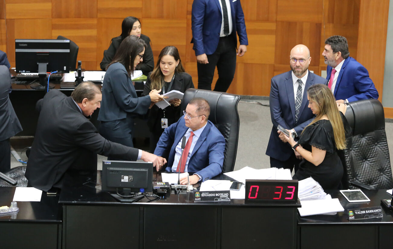 Após dez anos, advogada assume vaga na ALMT – EH FONTE